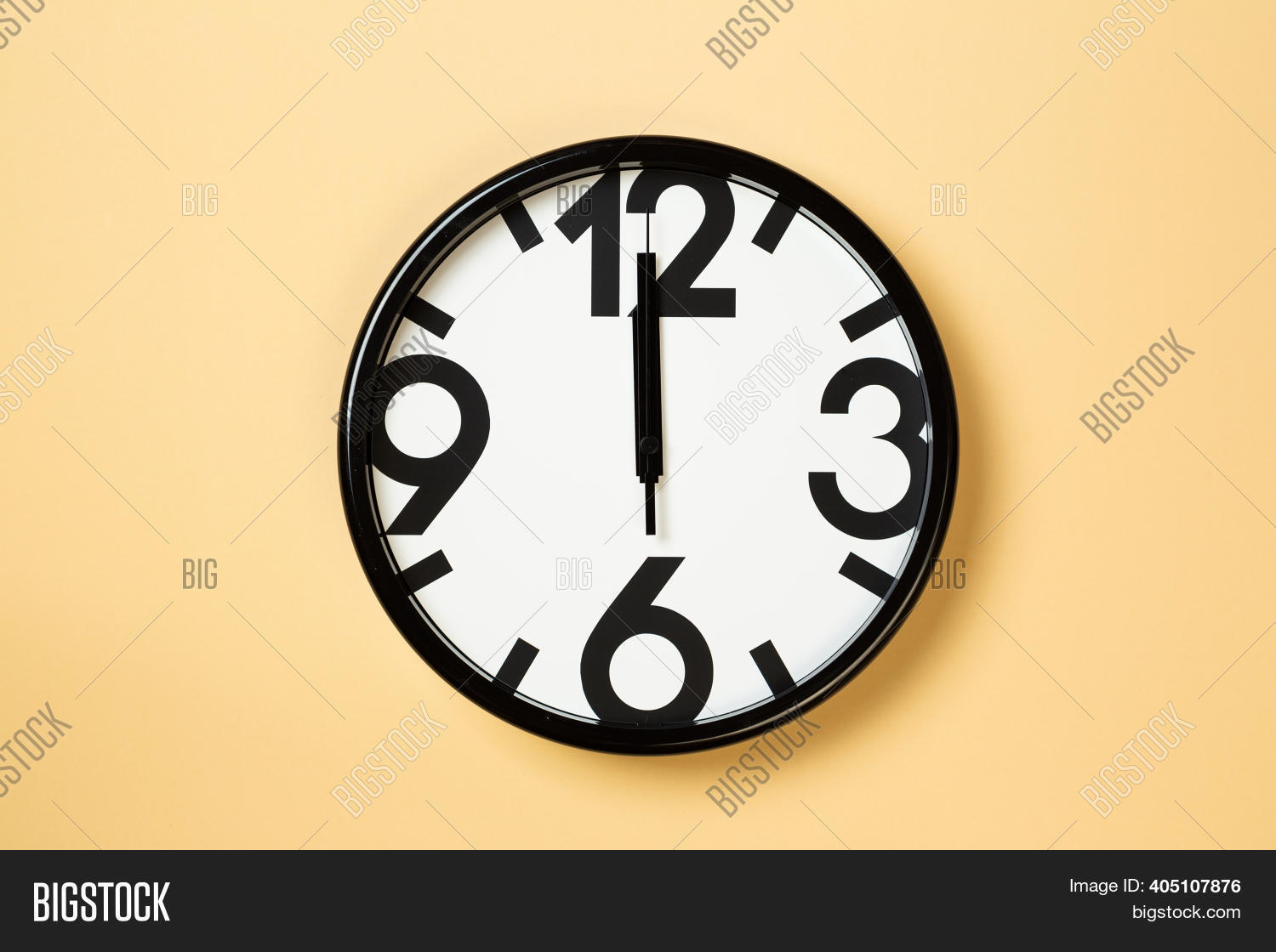 Black White Wall Clock Image & Photo (Free Trial) | Bigstock