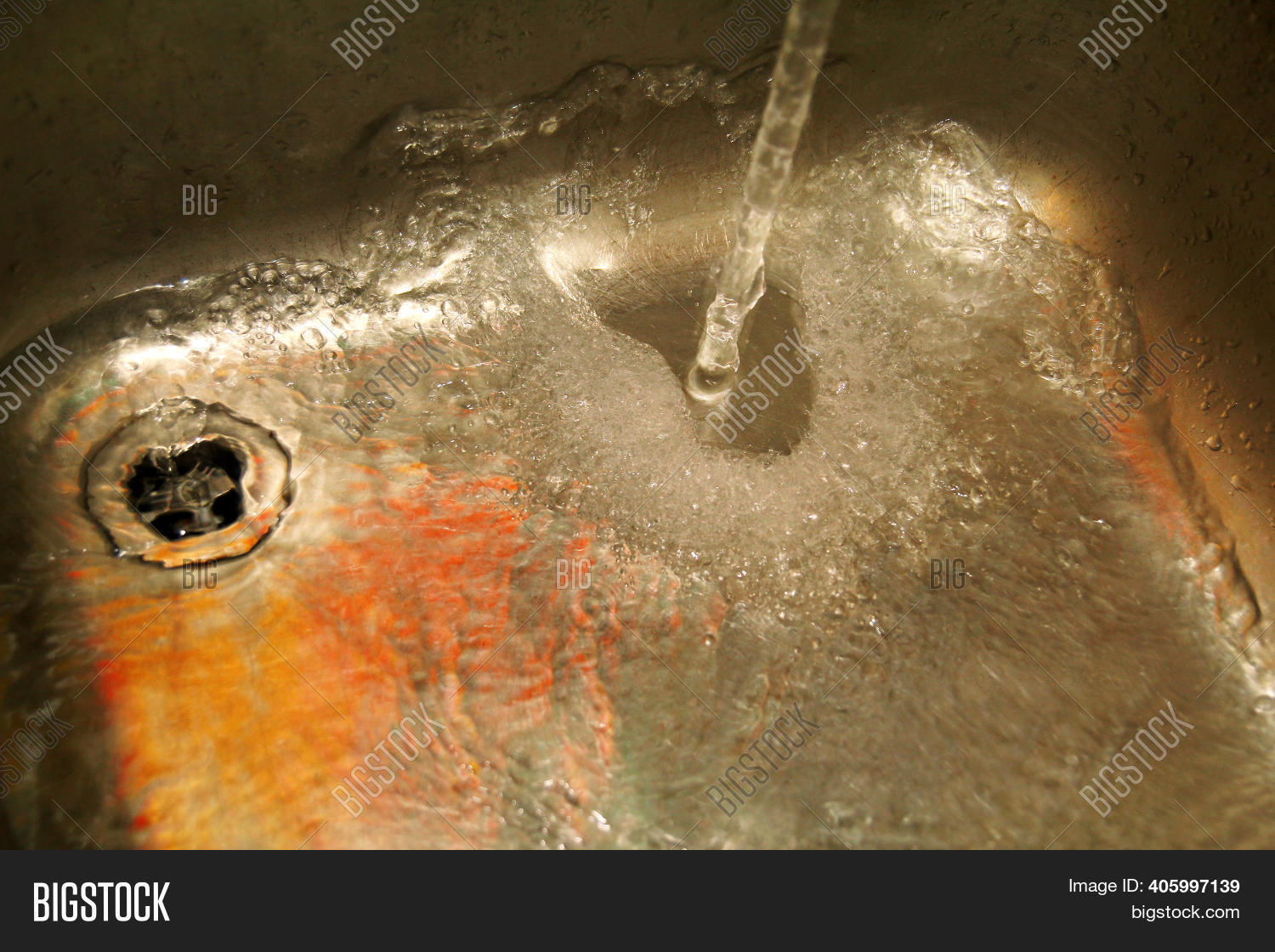 Water Splashing Down Image & Photo (Free Trial) | Bigstock