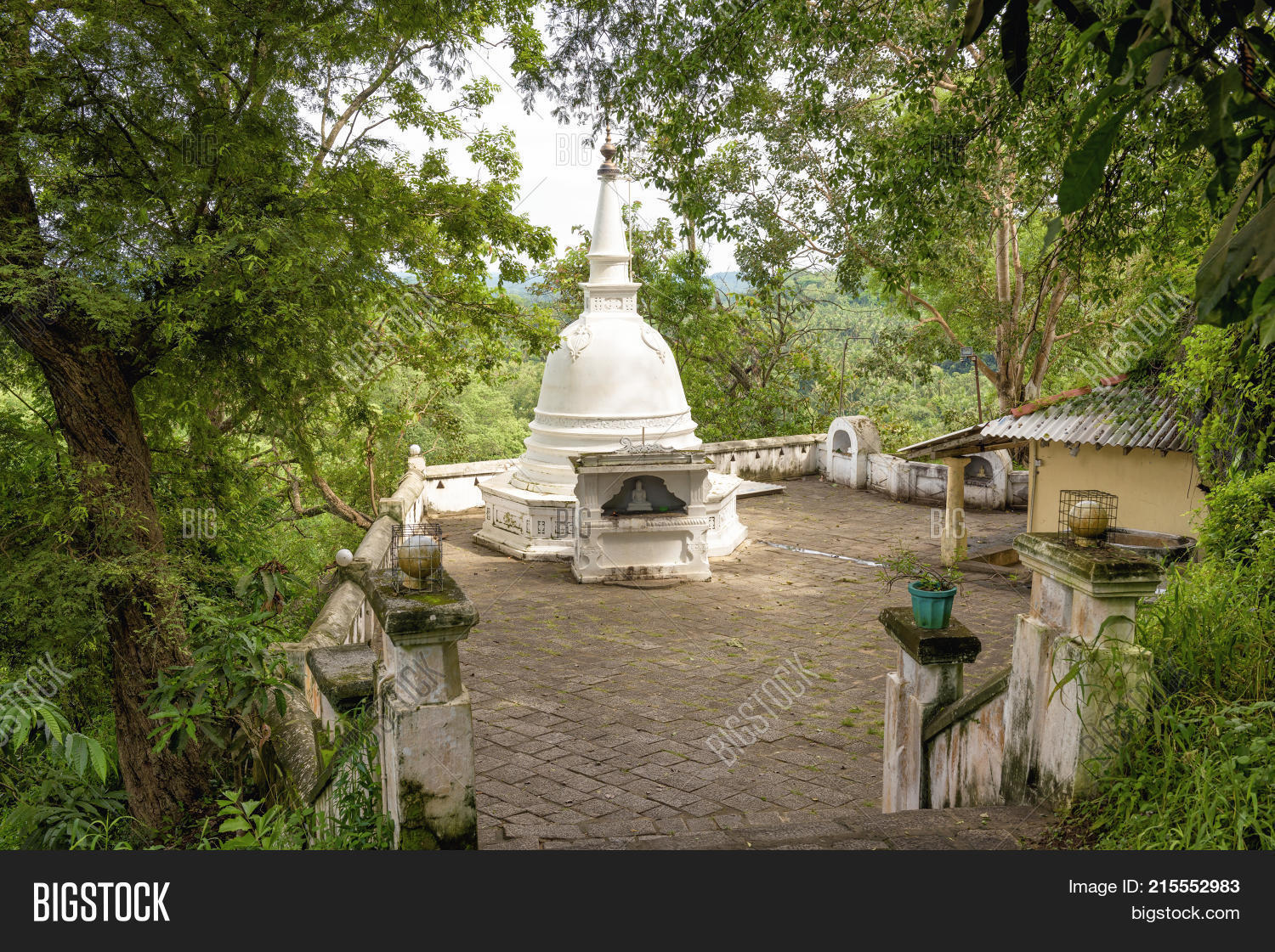 Mulkirigala Raja Maha Image & Photo (Free Trial) | Bigstock