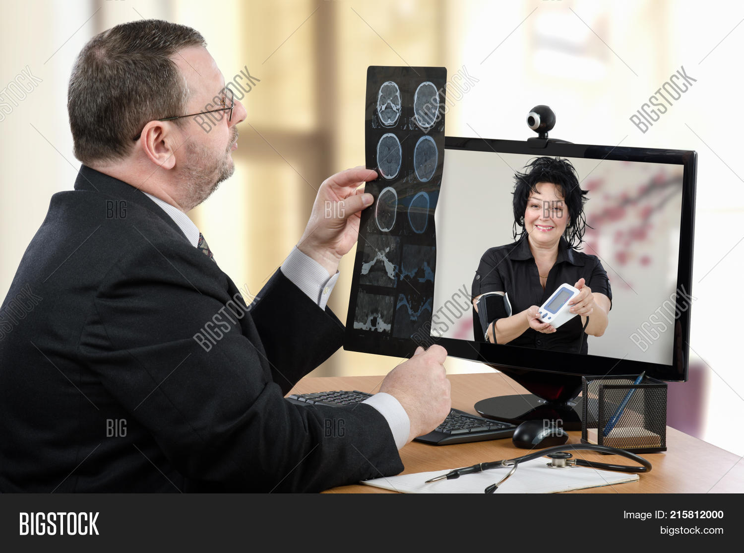 Imagen y foto Virtual Male Doctor (prueba gratis) | Bigstock