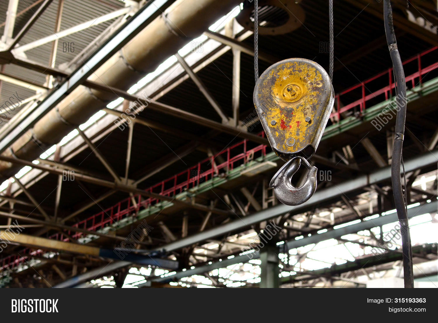 Bridge Lifting Crane Image & Photo (Free Trial) | Bigstock