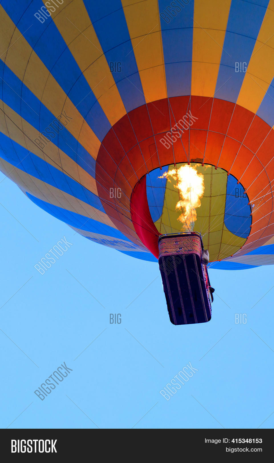 Flying Hot Air Balloon Image & Photo (Free Trial) | Bigstock