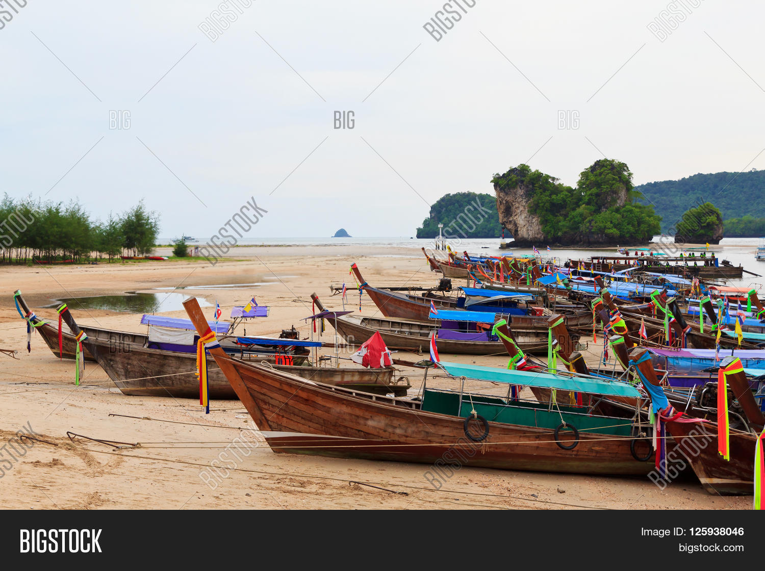 Traditional Thai Image & Photo (Free Trial) | Bigstock