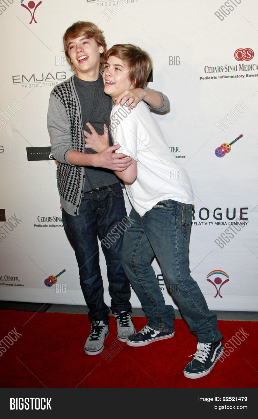 Dylan And Cole Sprouse 2009