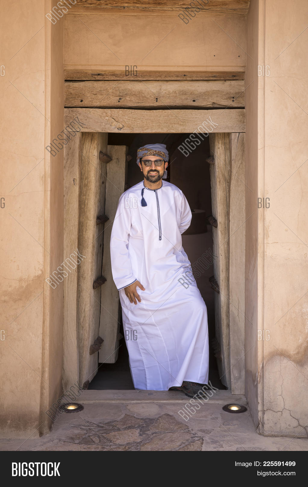 Arab Man Traditional Image & Photo (Free Trial) | Bigstock