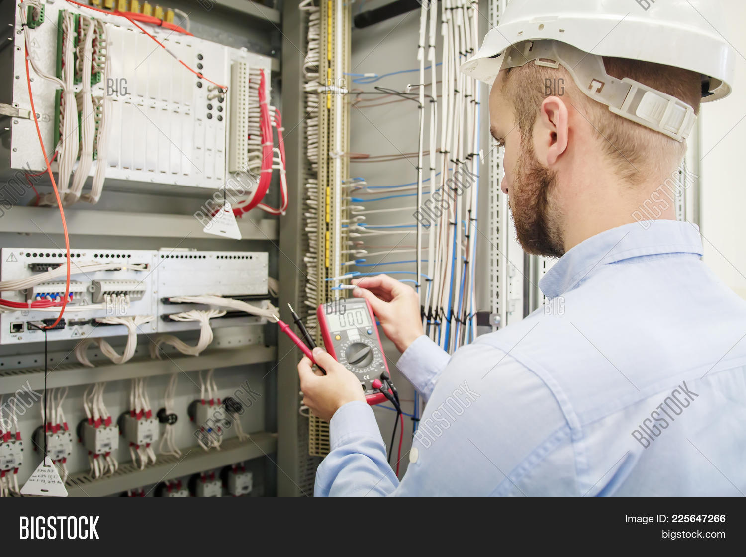 Service Man Multimeter Image & Photo (Free Trial) | Bigstock