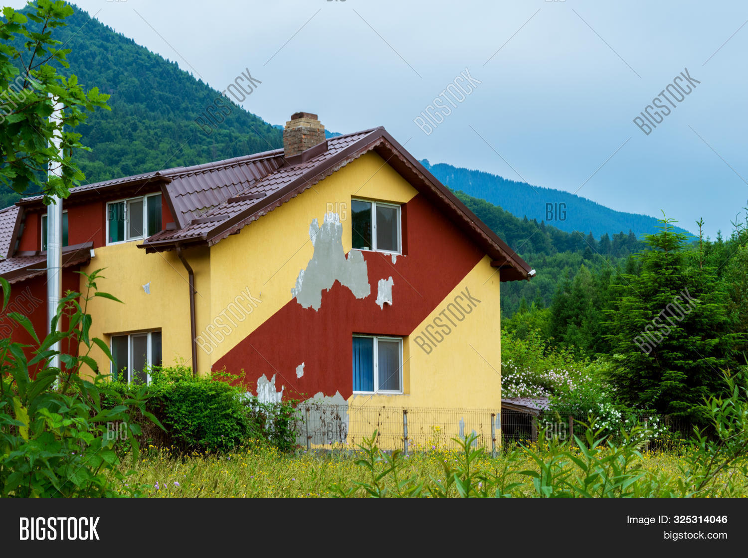Deteriorated Modern Image & Photo (Free Trial) | Bigstock