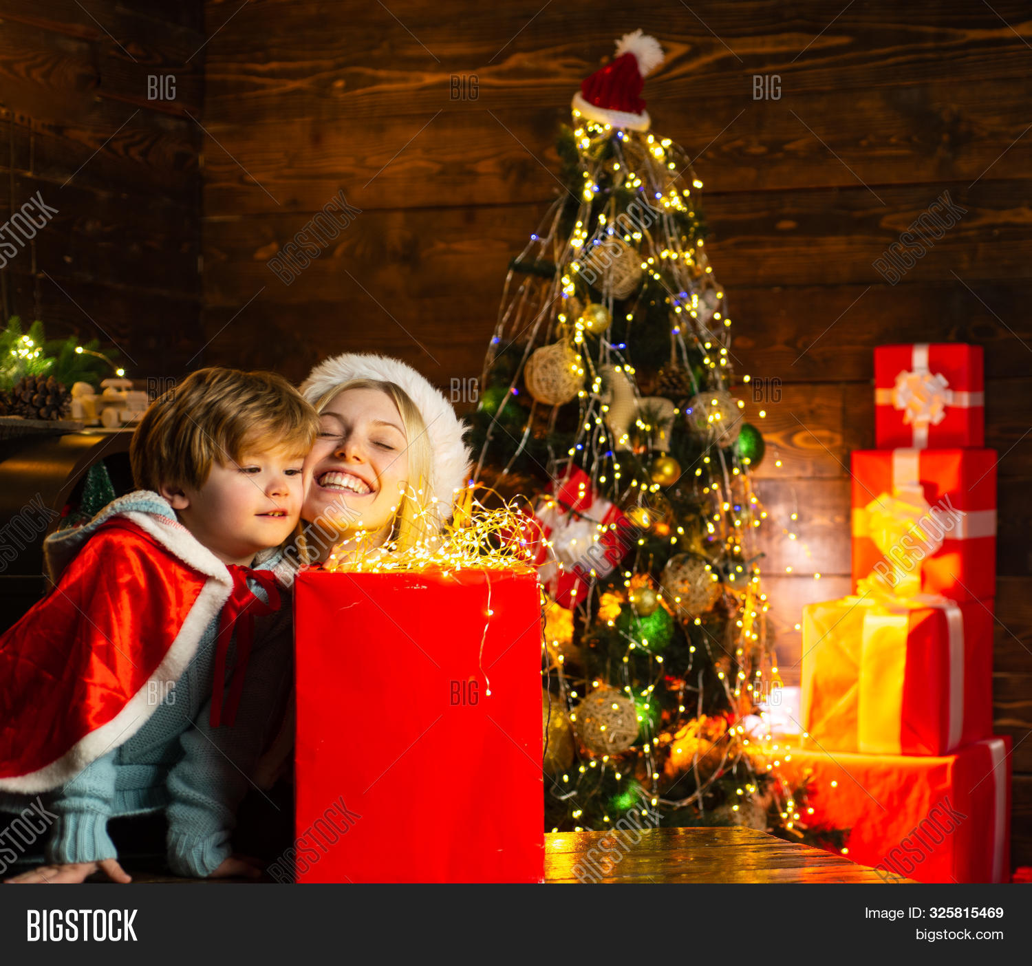 Imagen y foto Cozy Evening Home. (prueba gratis) | Bigstock