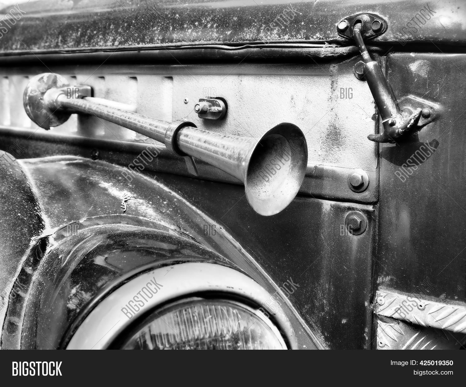 Fragment Retro Car Image & Photo (Free Trial) | Bigstock