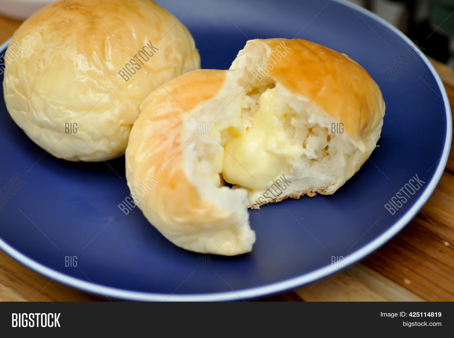 Bun , Bun Cream Bun Image & Photo (Free Trial) | Bigstock