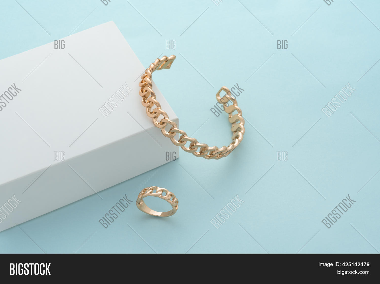 Chain Shape Cuff Image & Photo (Free Trial) | Bigstock