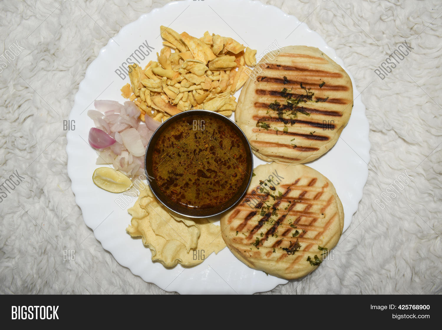 Delicious Misal Kulcha Image & Photo (Free Trial) | Bigstock