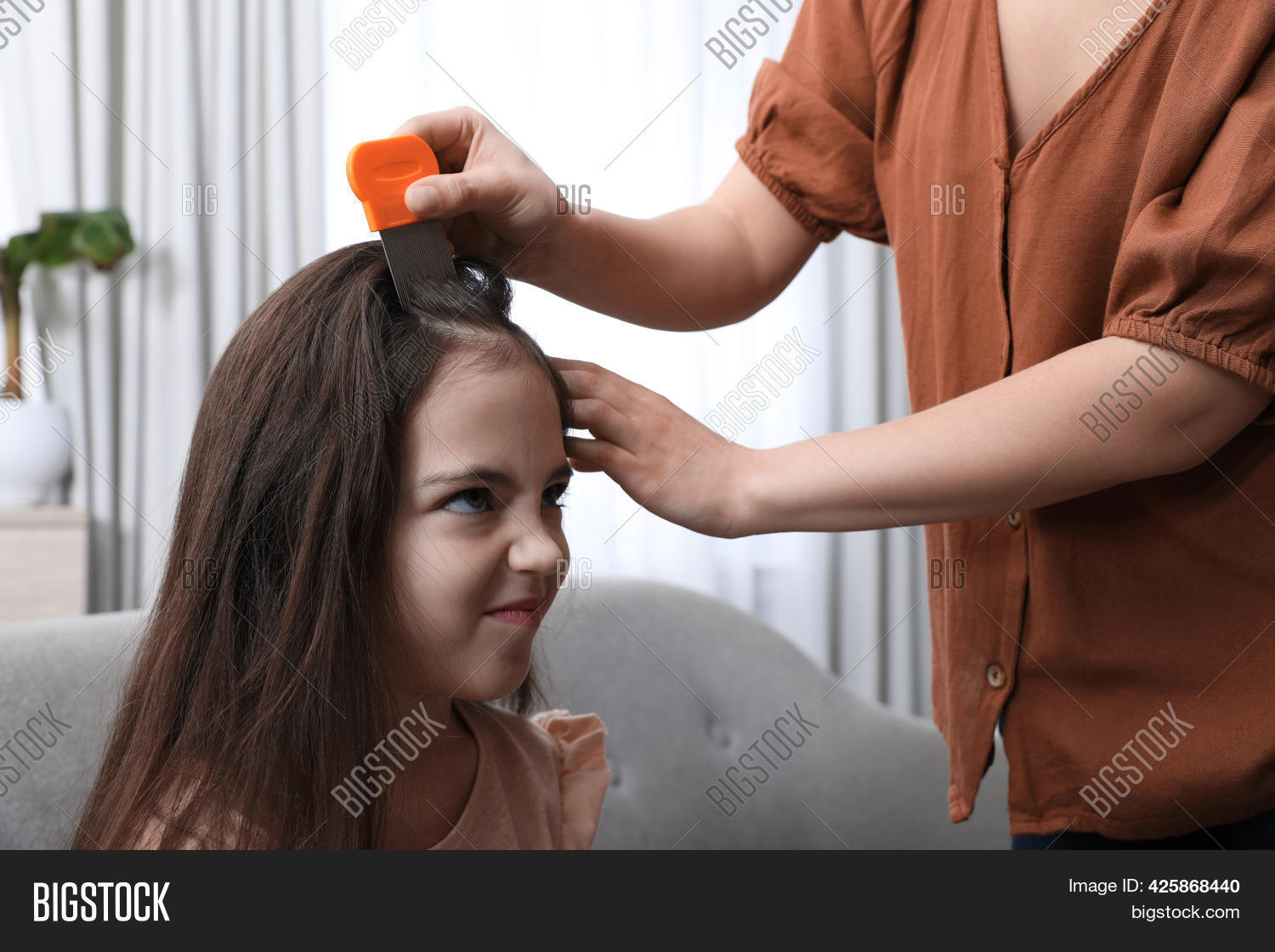 Mother Using Nit Comb Image & Photo (Free Trial) | Bigstock