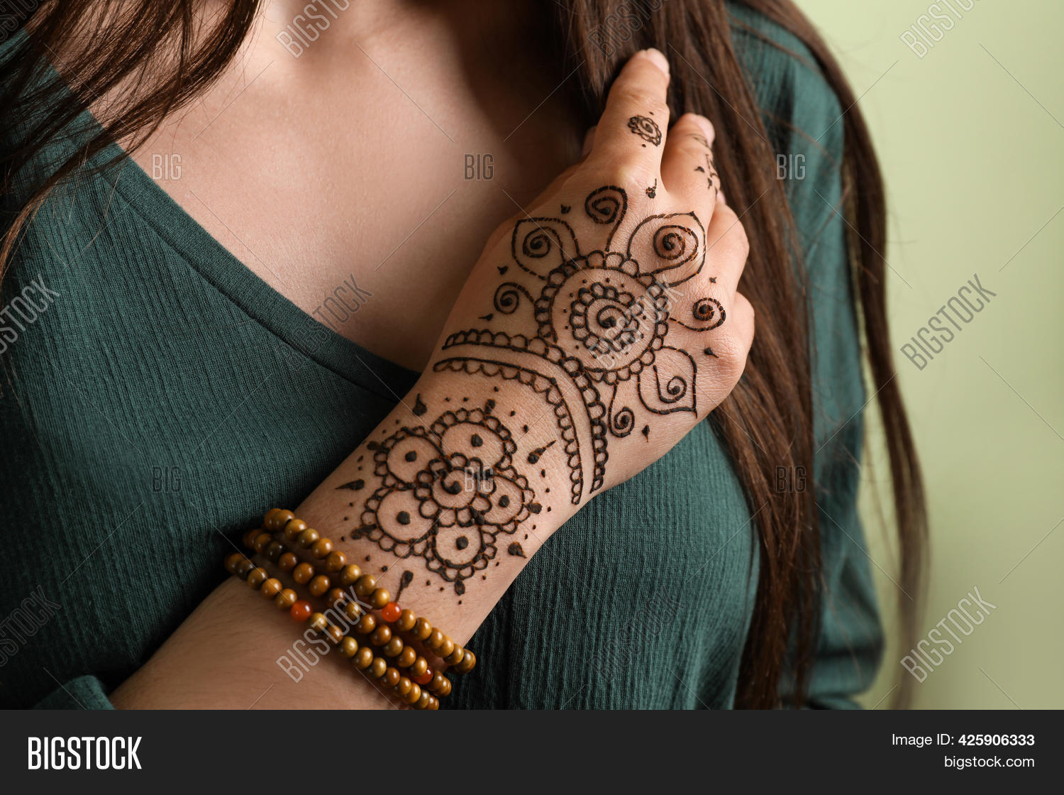 Woman Beautiful Henna Image & Photo (Free Trial) | Bigstock