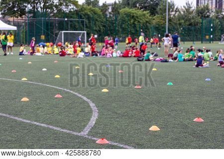 Children Competing Image & Photo (Free Trial) | Bigstock