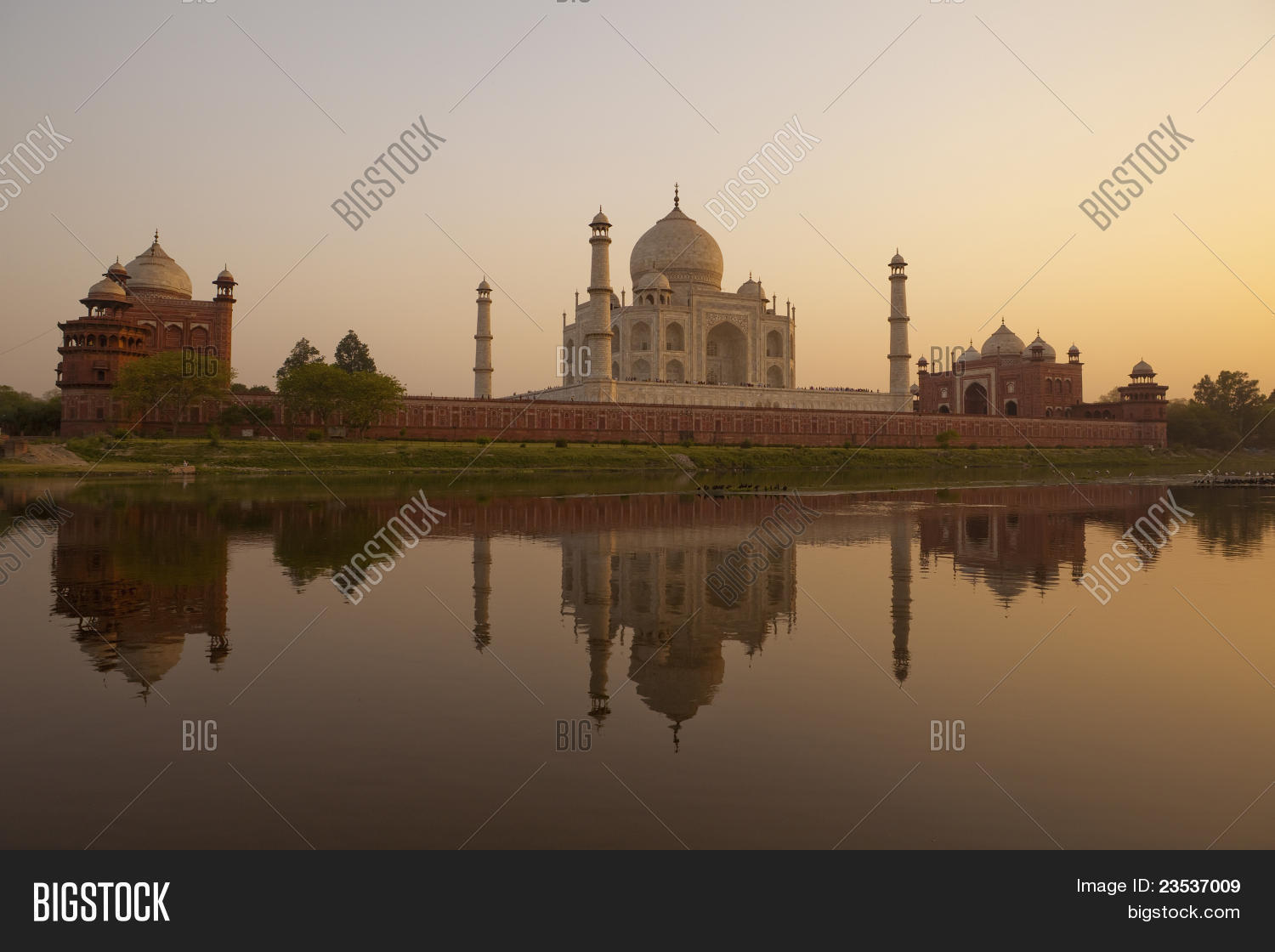 Sunset Taj Mahal Image & Photo (Free Trial) | Bigstock