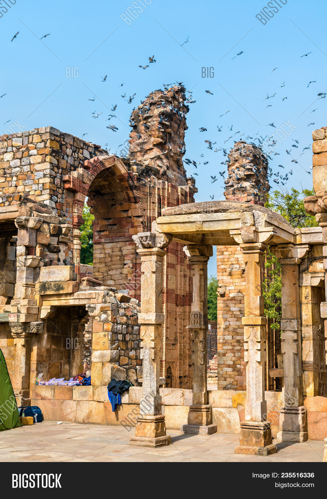 Ruins Quwwat Ul-islam Image & Photo (Free Trial) | Bigstock