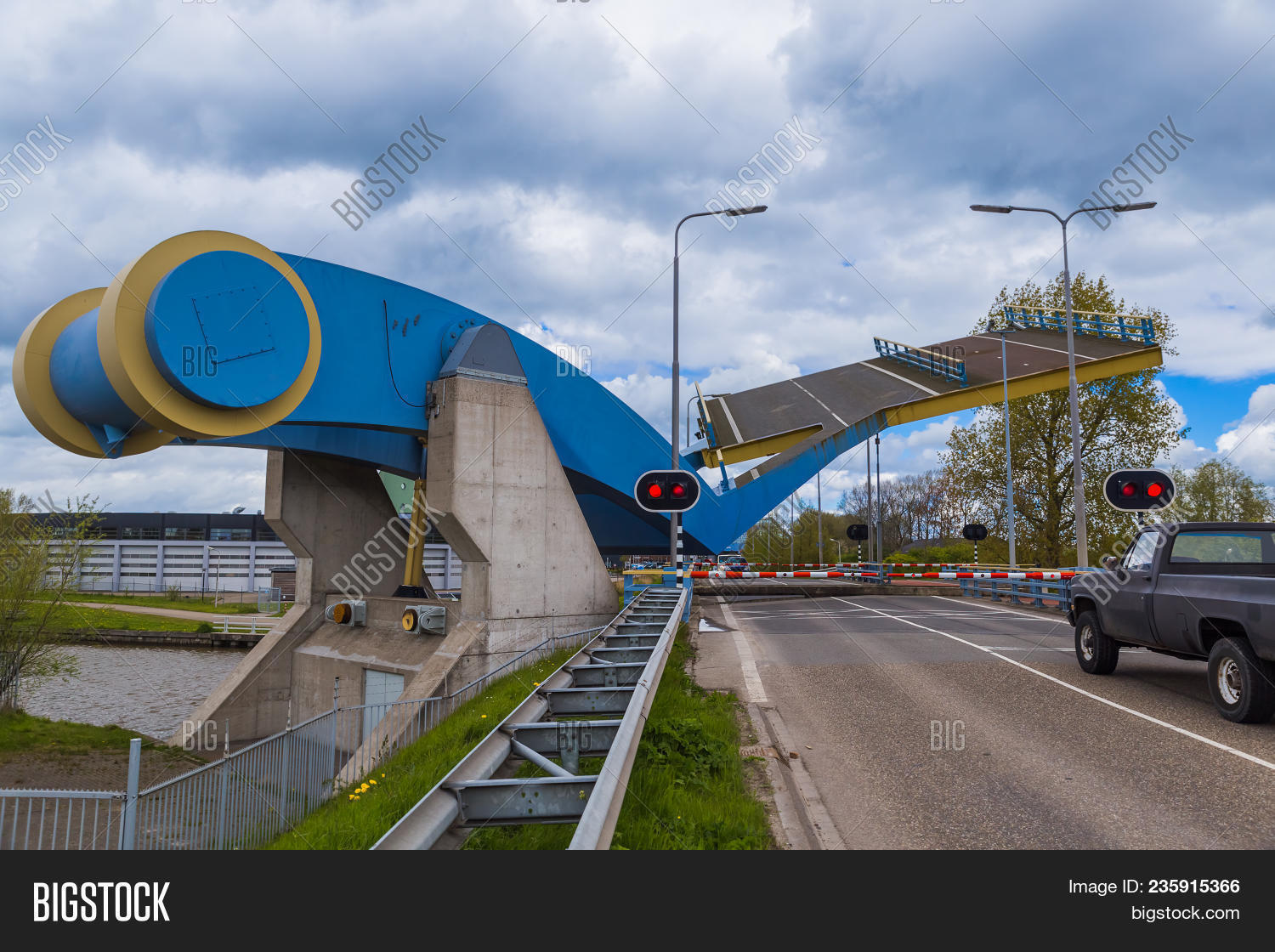 Famous Drawbridge Image & Photo (Free Trial) | Bigstock