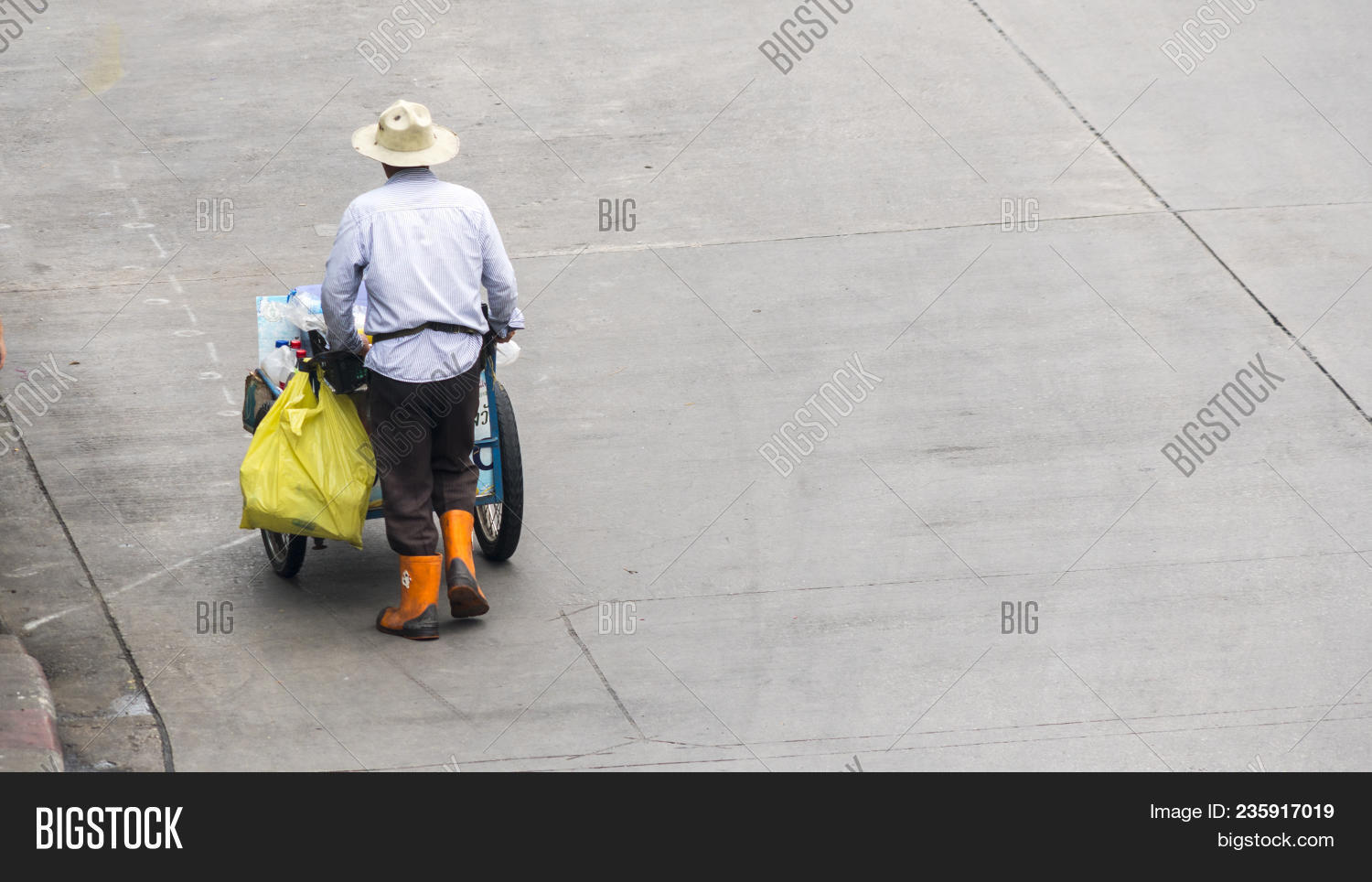 Busy City People Cart Image & Photo (Free Trial) | Bigstock