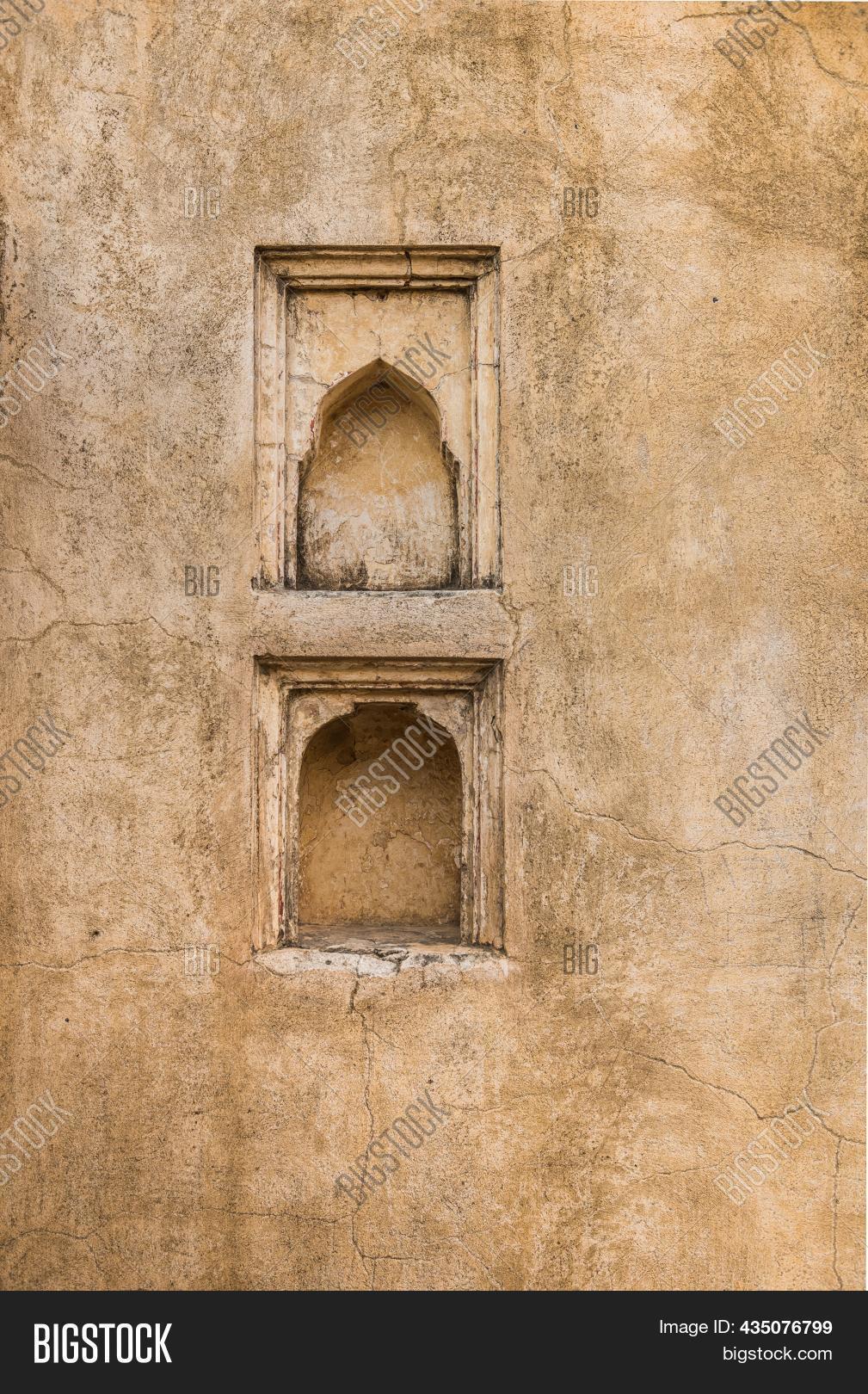 Small Shelf Display Image & Photo (Free Trial) | Bigstock