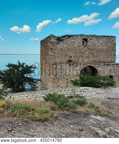 Abandoned Brick Docks Image & Photo (Free Trial) | Bigstock