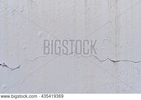 Crack Line On White Image & Photo (Free Trial) | Bigstock
