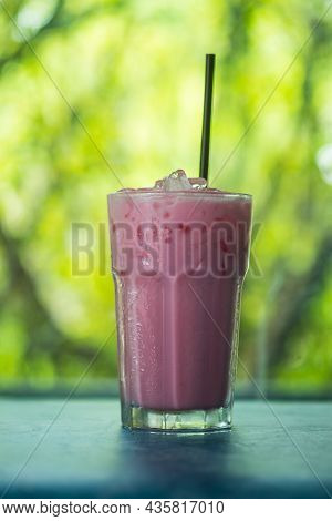 Thai Style Iced Pink Image & Photo (Free Trial) | Bigstock