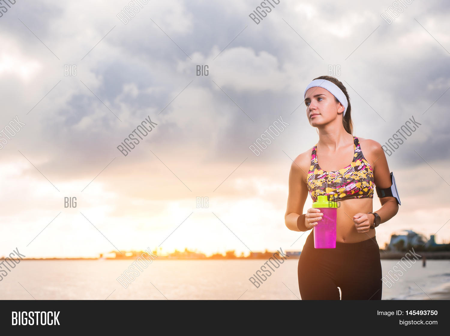 Young Fit Girl Running Image & Photo (Free Trial) | Bigstock