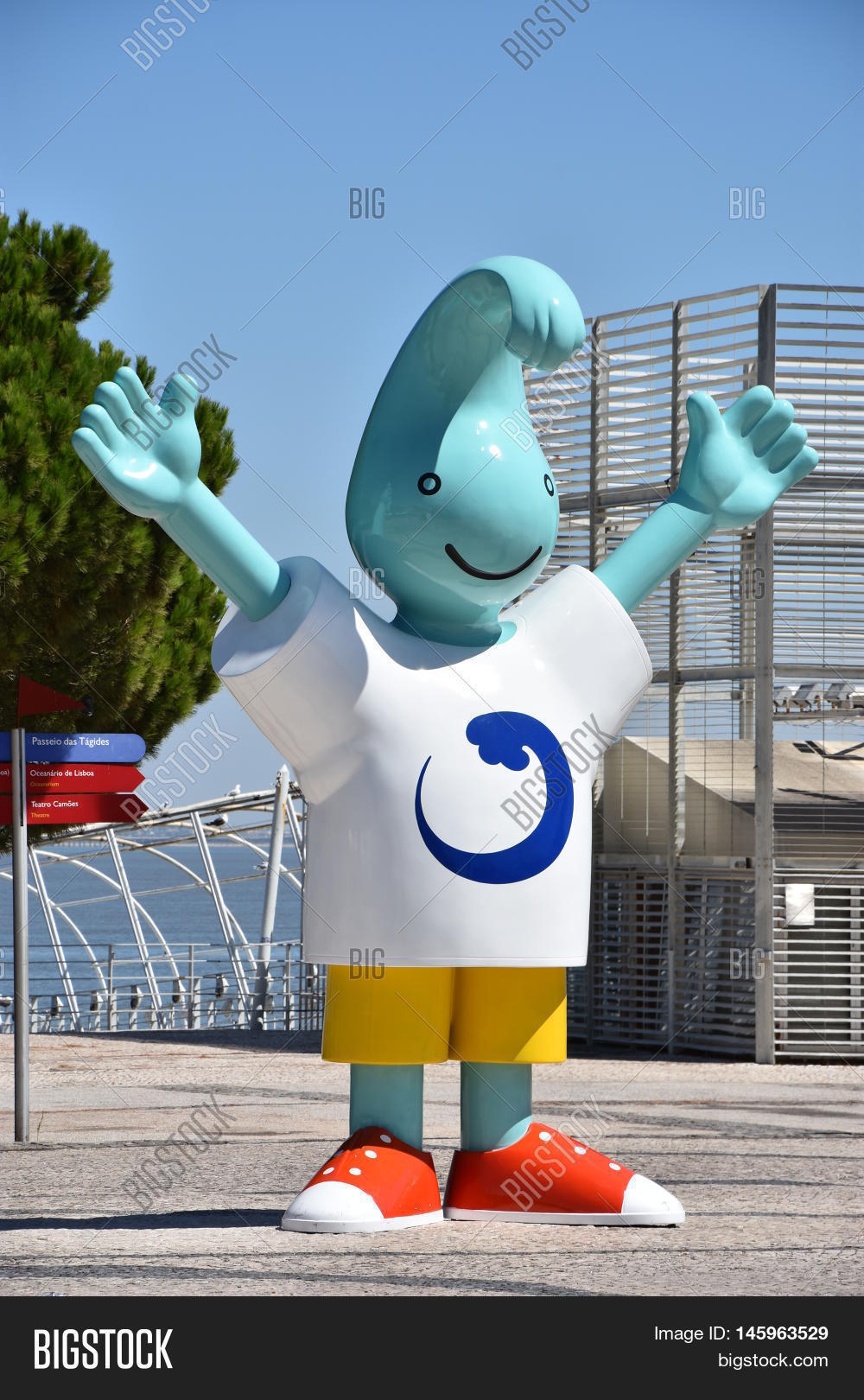 LISBON, PORTUGAL - AUG Image & Photo (Free Trial) | Bigstock