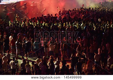 Crowd People Dancing Image & Photo (Free Trial) | Bigstock