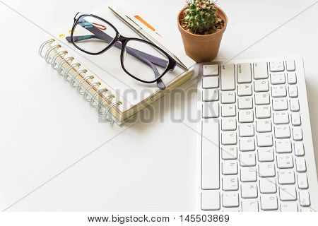 Imagen y foto Office Desk Table (prueba gratis) | Bigstock