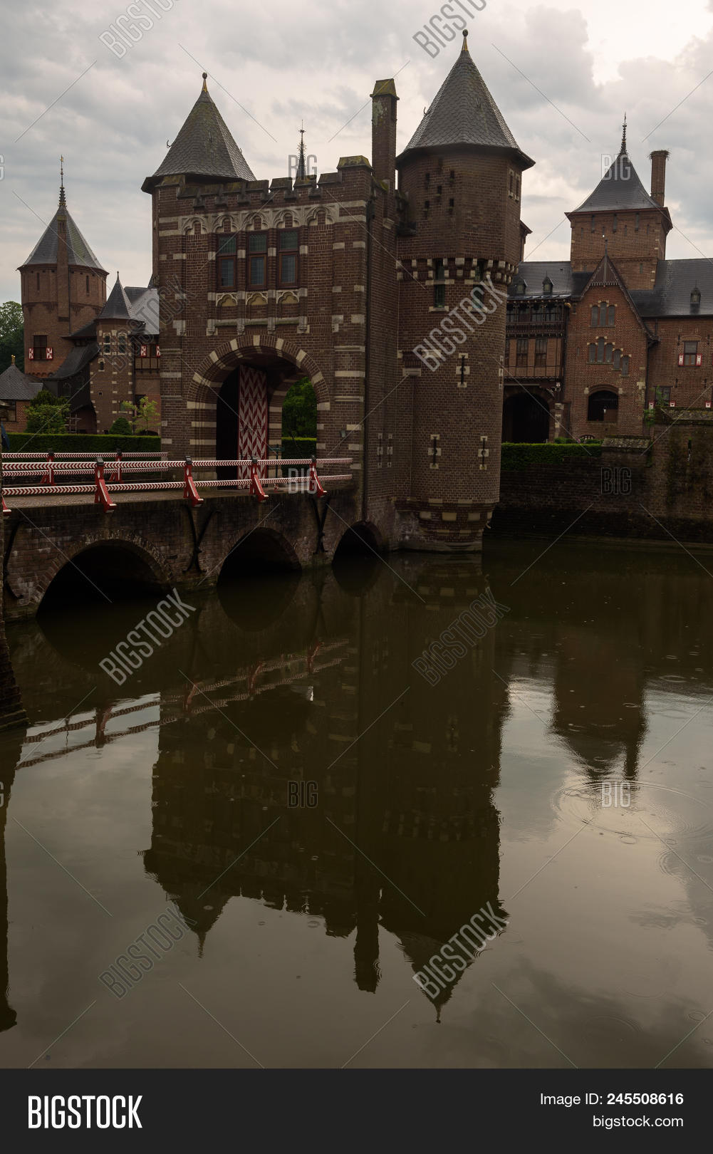Entrance Gate Castle Image & Photo (Free Trial) | Bigstock