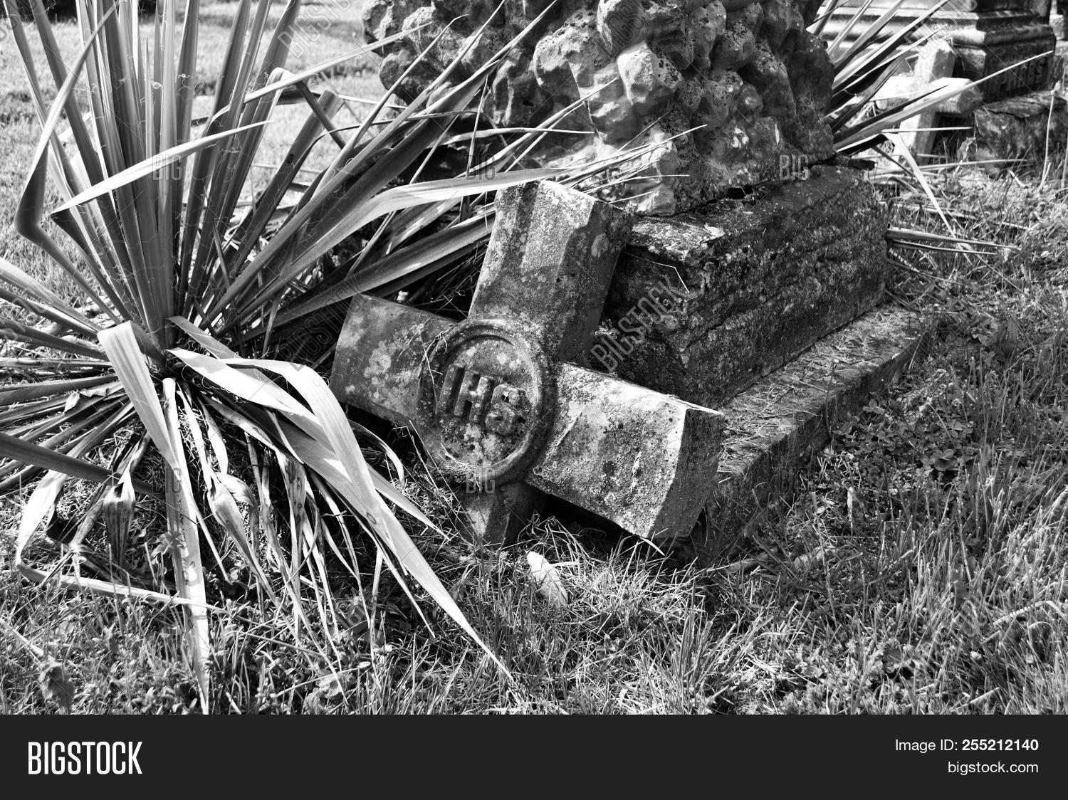 Very Old Broken Statue Image & Photo (Free Trial) | Bigstock