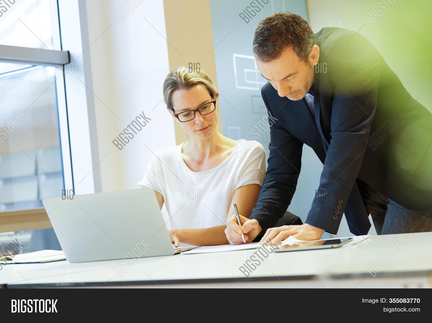 Manager Signing Image & Photo (Free Trial) | Bigstock