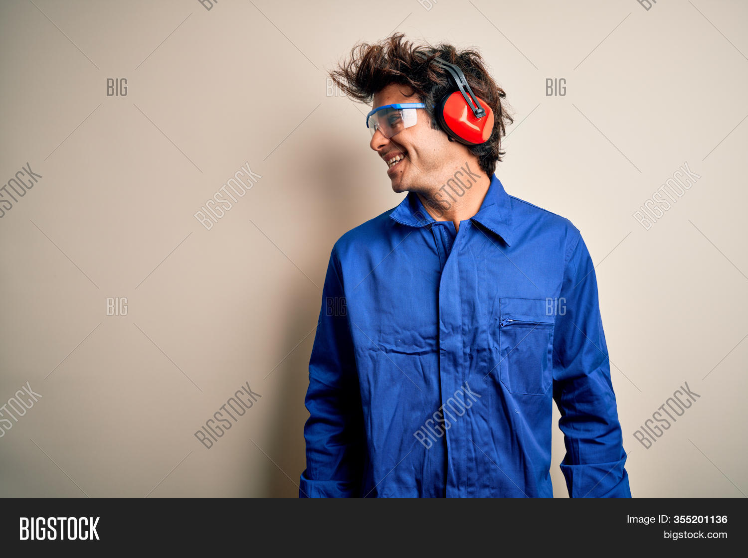 Young Constructor Man Image & Photo (Free Trial) | Bigstock
