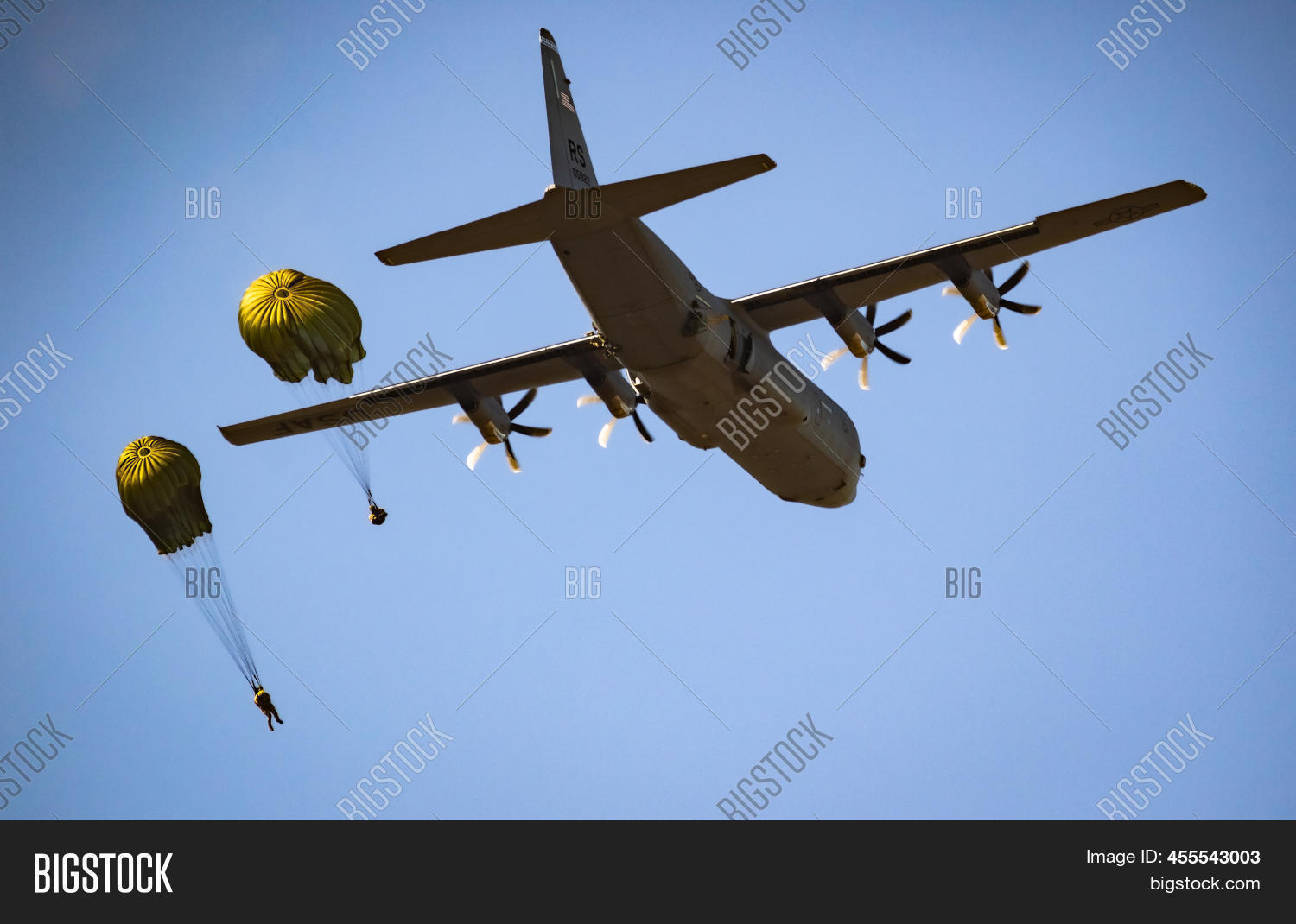 Paratroopers Jumping Image & Photo (Free Trial) | Bigstock