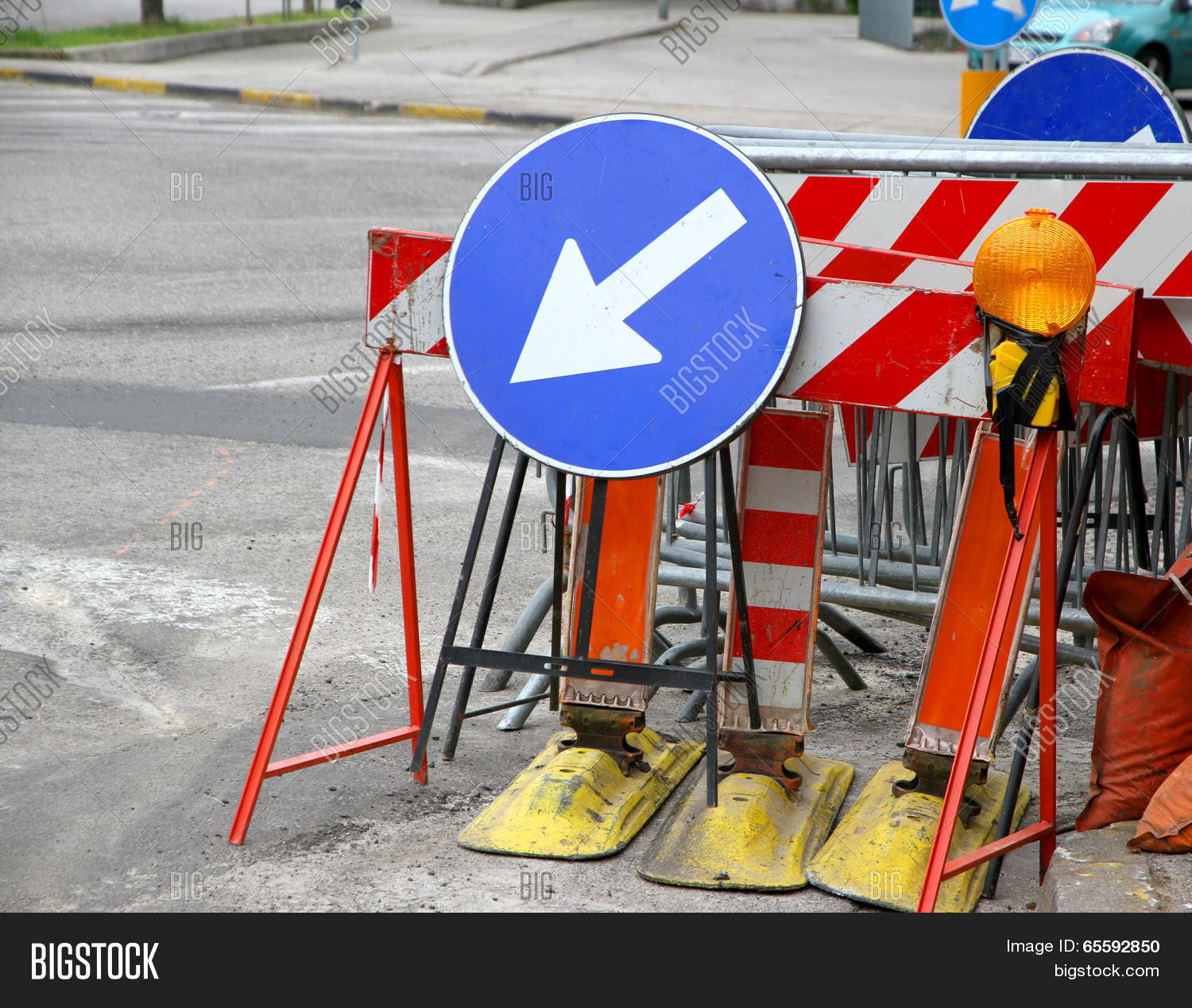 Road Signs Large Arrow Image & Photo (Free Trial) | Bigstock
