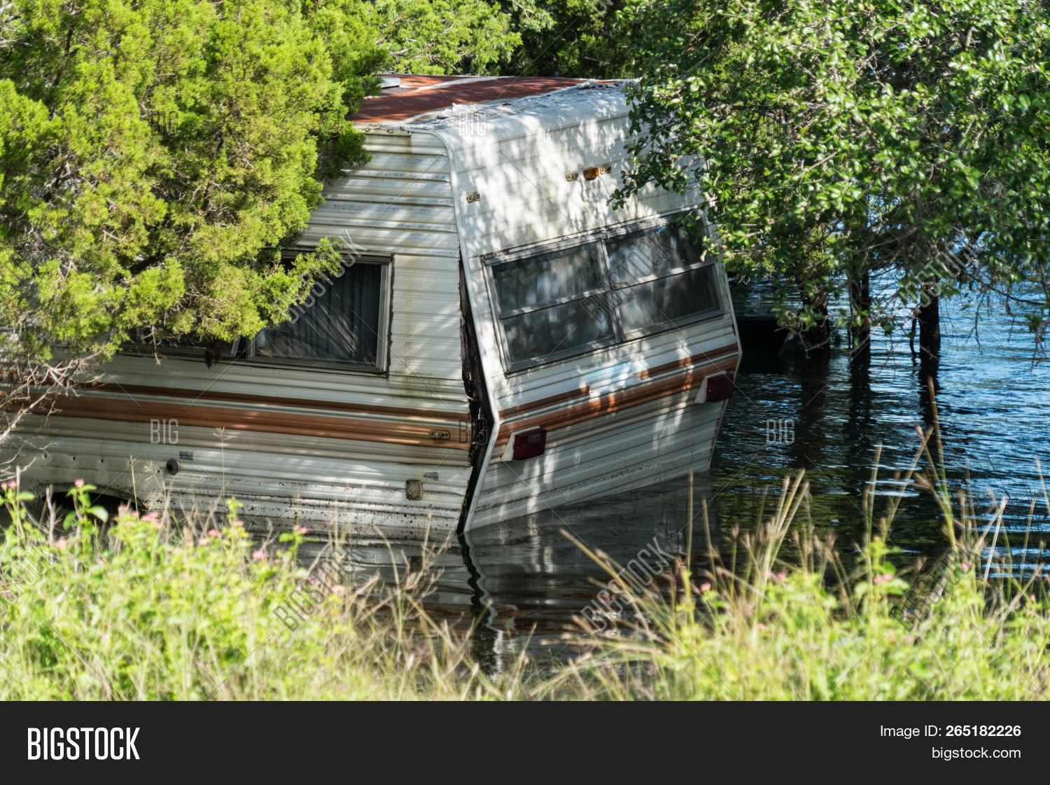 Destroyed Rv Sitting Image & Photo (Free Trial) | Bigstock