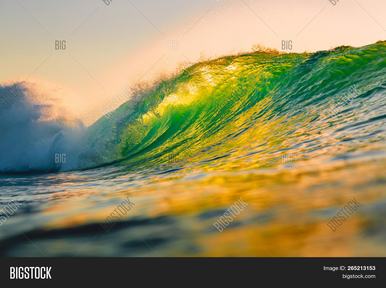 Ocean Barrel Wave Image & Photo (Free Trial) | Bigstock