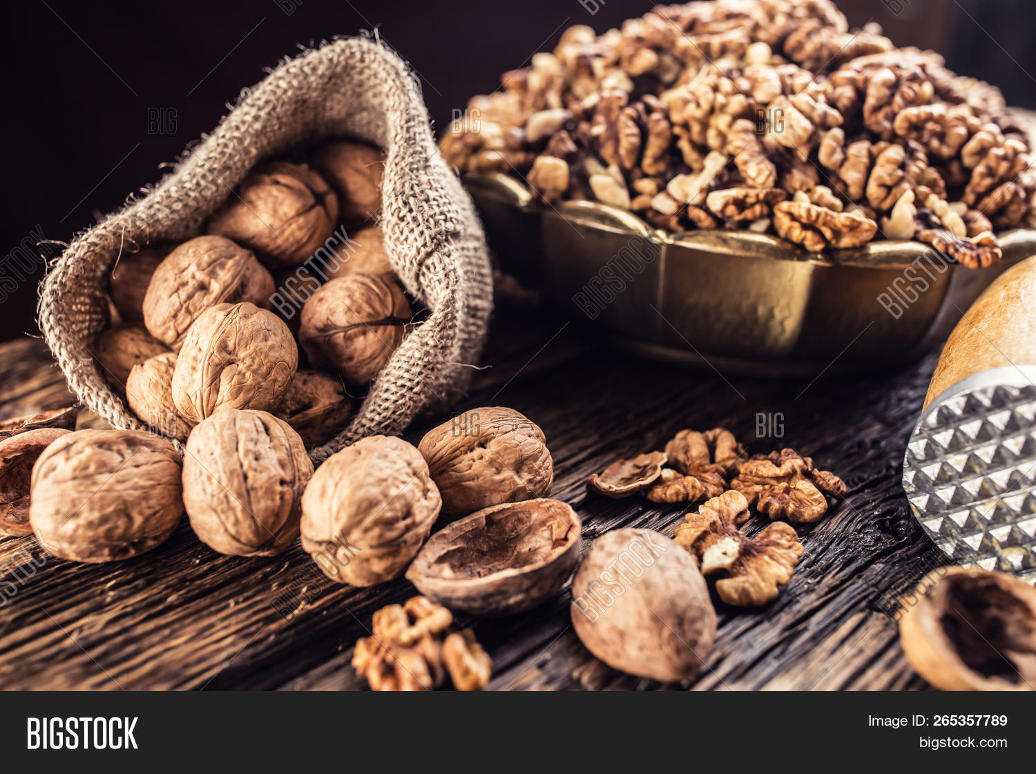 Walnut Kernels Whole Image & Photo (Free Trial) | Bigstock
