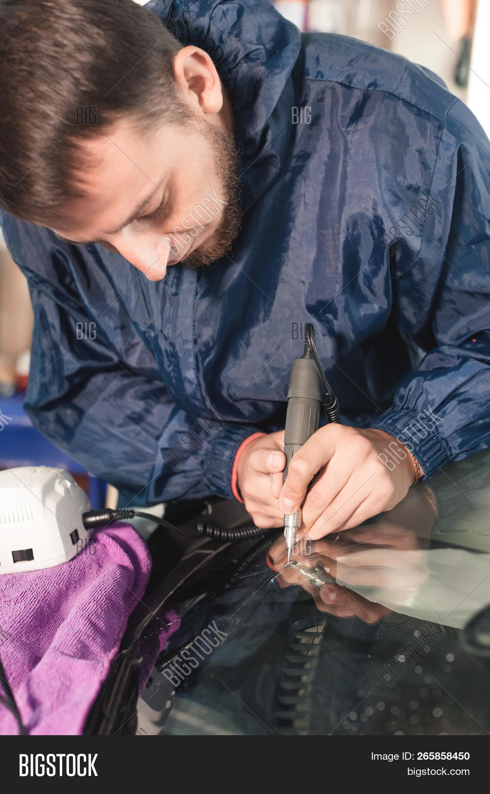 Close Car Glaze Worker Image & Photo (Free Trial) | Bigstock