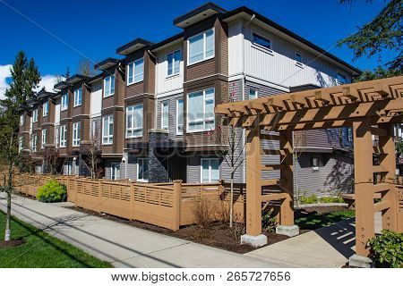Modern Low Rise Wood Image & Photo (Free Trial) | Bigstock