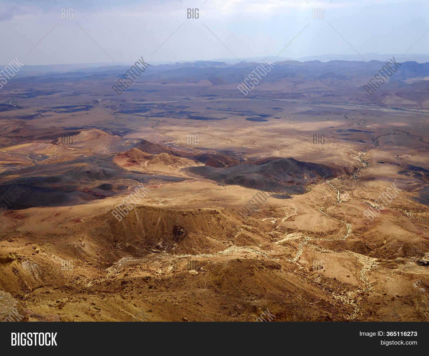 Ramon Crater (makhtesh Image & Photo (Free Trial) | Bigstock