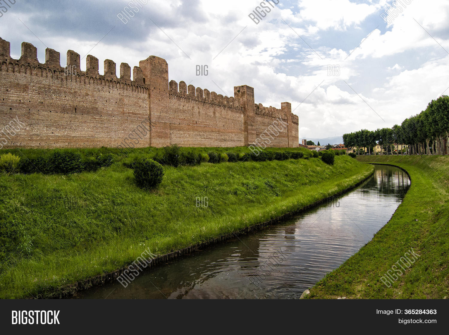 Fortified Walls Image & Photo (Free Trial) | Bigstock
