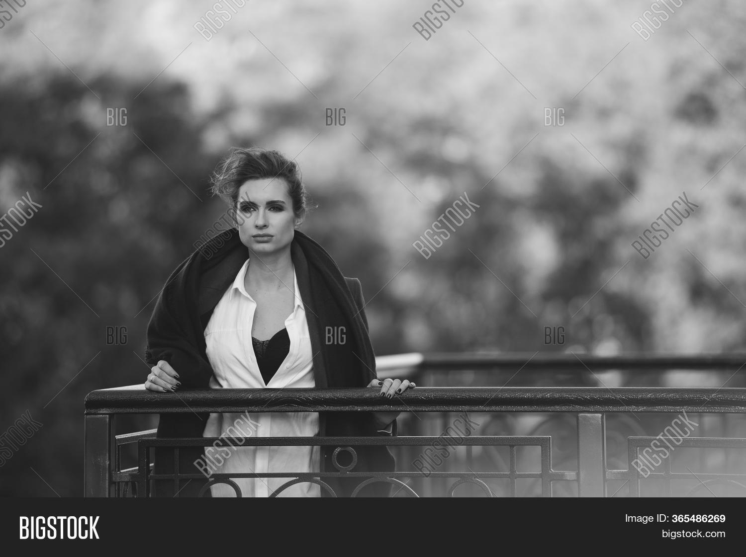 Beautiful Lonely Woman Image & Photo (Free Trial) | Bigstock