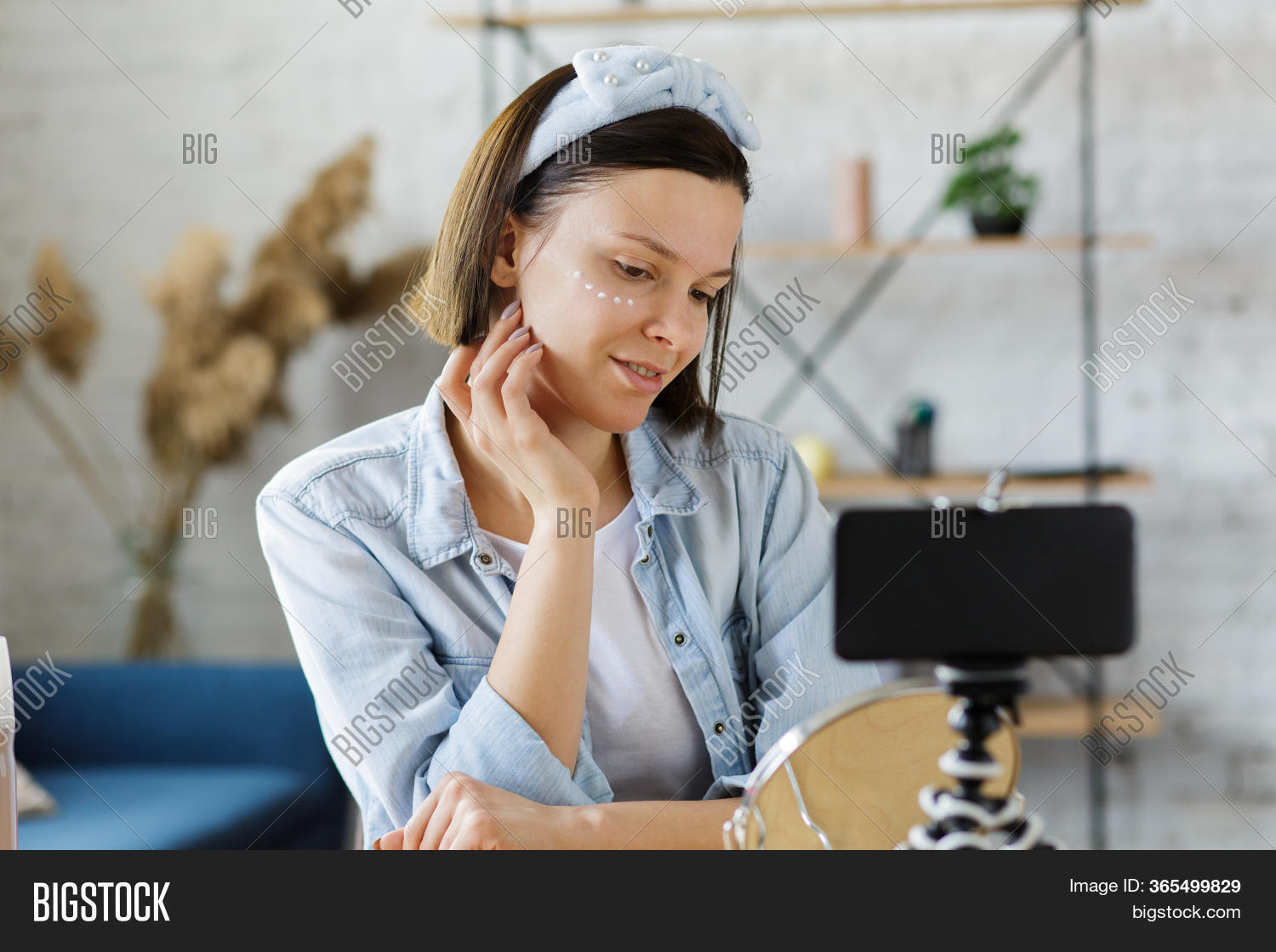 Young Female Blogger Image & Photo (Free Trial) | Bigstock