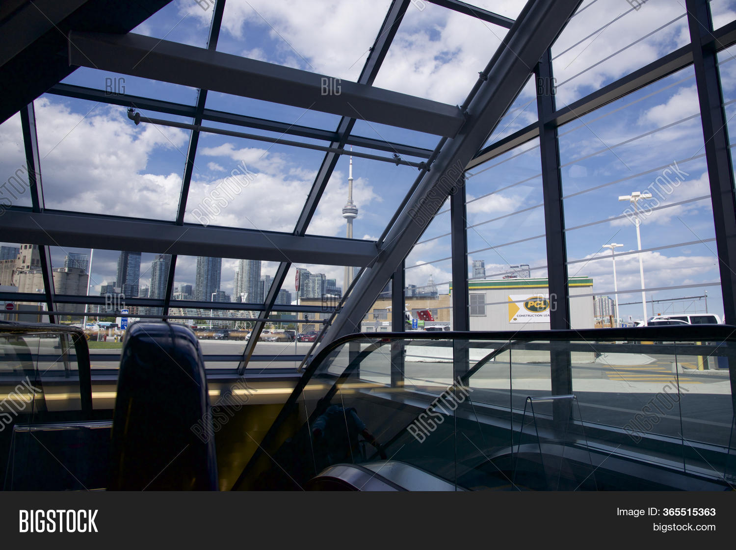 Toronto, Ontario / Image & Photo (Free Trial) | Bigstock