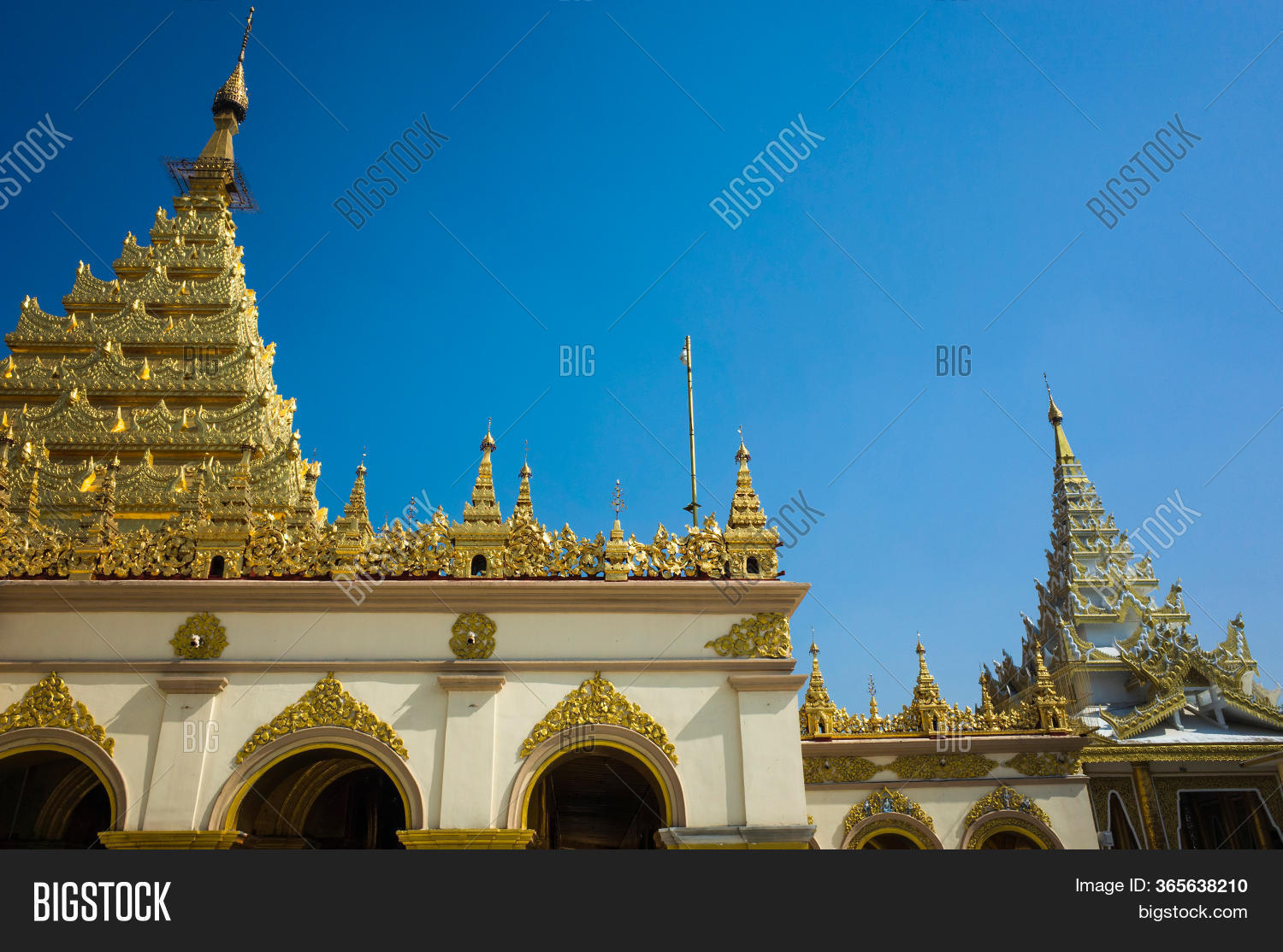 Mahamuni Buddha Temple Image & Photo (Free Trial) | Bigstock