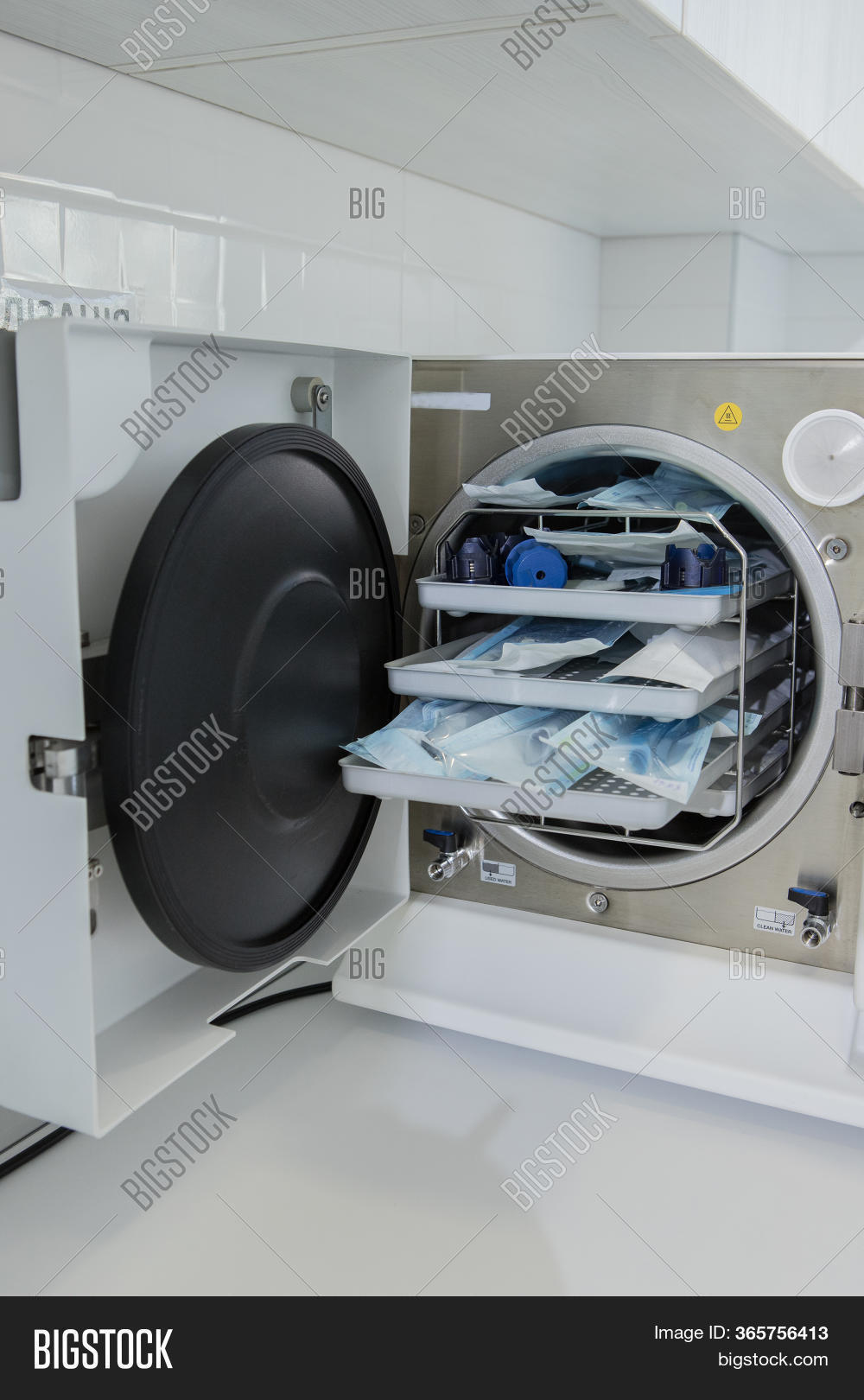 Autoclave Packaged Image & Photo (Free Trial) | Bigstock