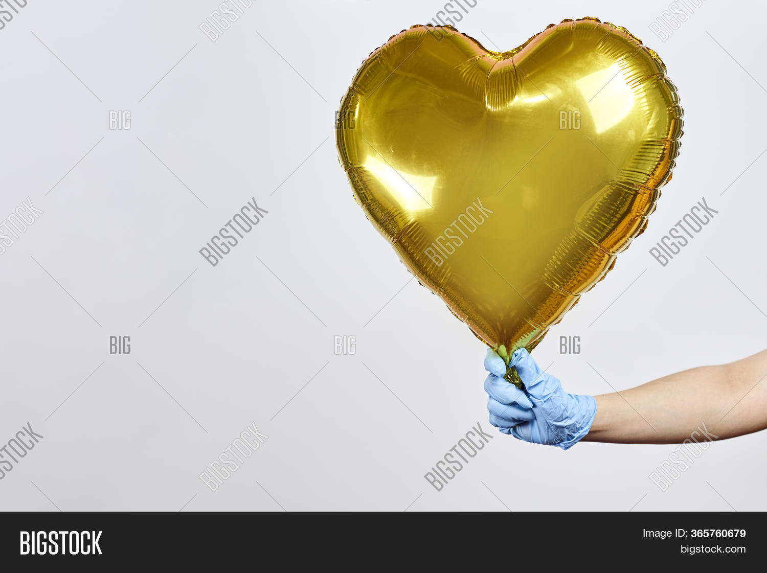 Female Doctor Holding Image & Photo (Free Trial) | Bigstock